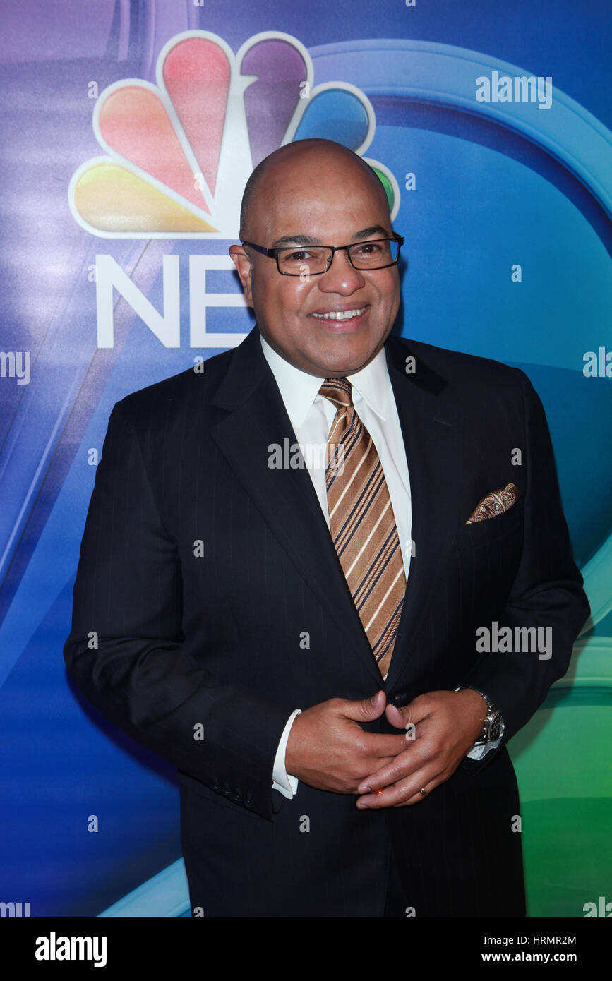 Mike tirico hi-res stock photography and images - Alamy