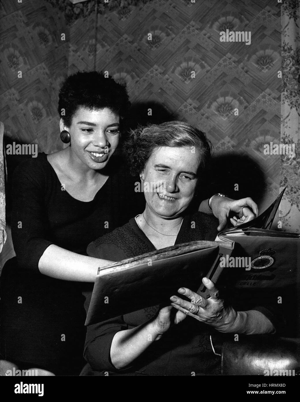May 05, 1989 - Britain's new blues singer with her 'Mum': In their ...