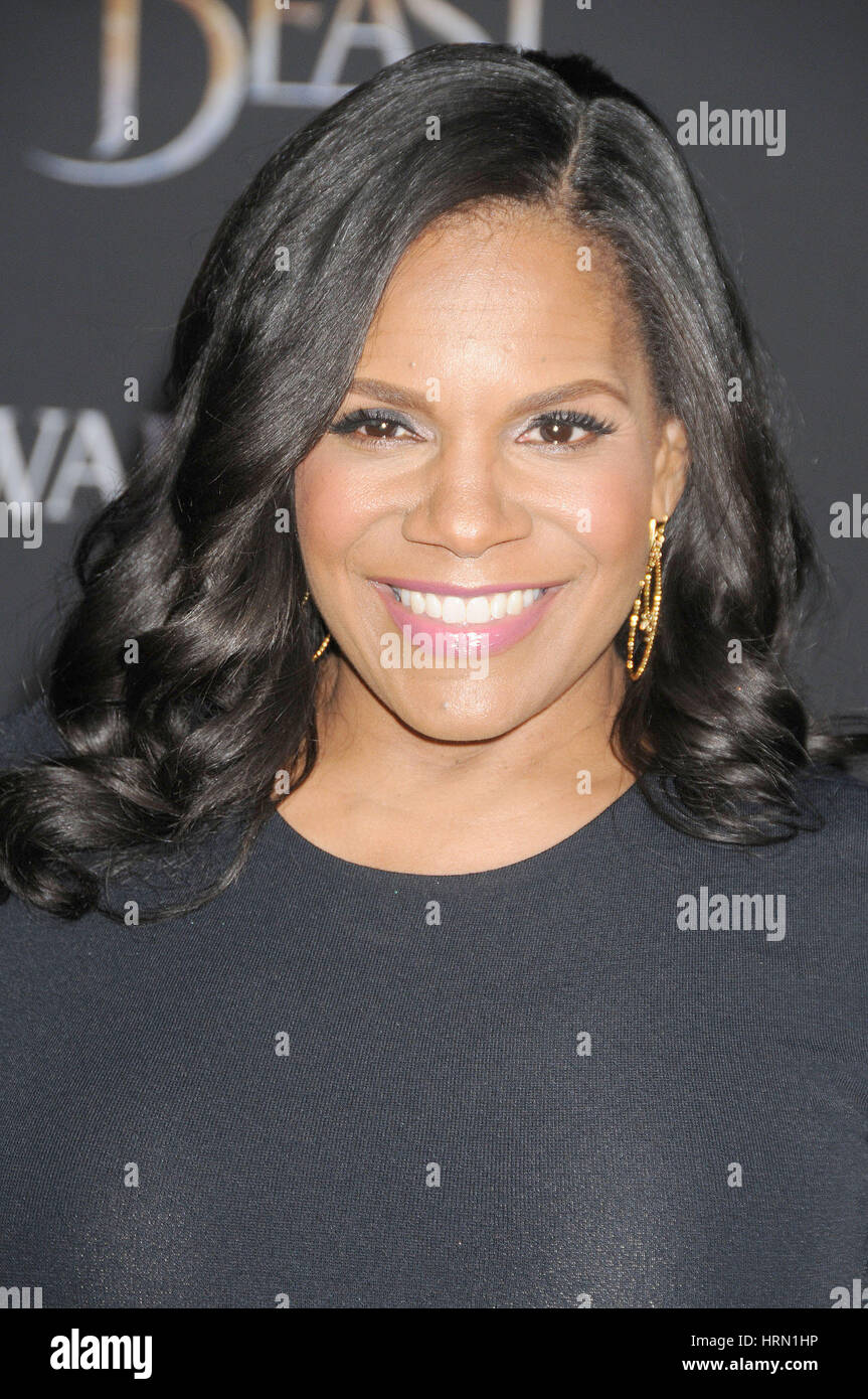 Beauty and the beast audra mcdonald hi-res stock photography and images ...