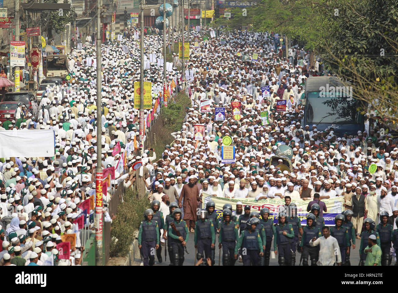 Islamic andolon hi-res stock photography and images - Alamy