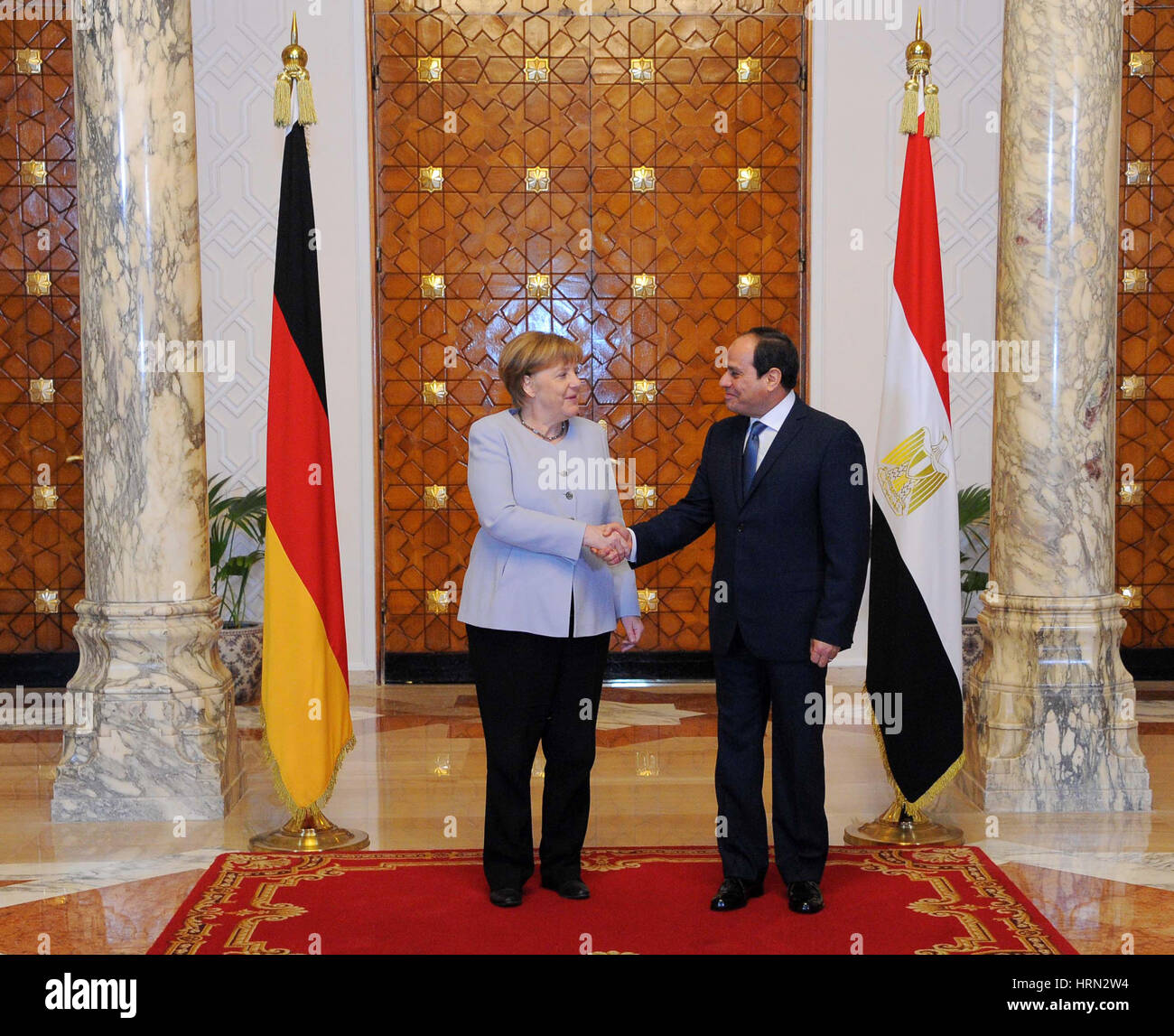 Abdel fattah el sisi shakes hands hi-res stock photography and images ...