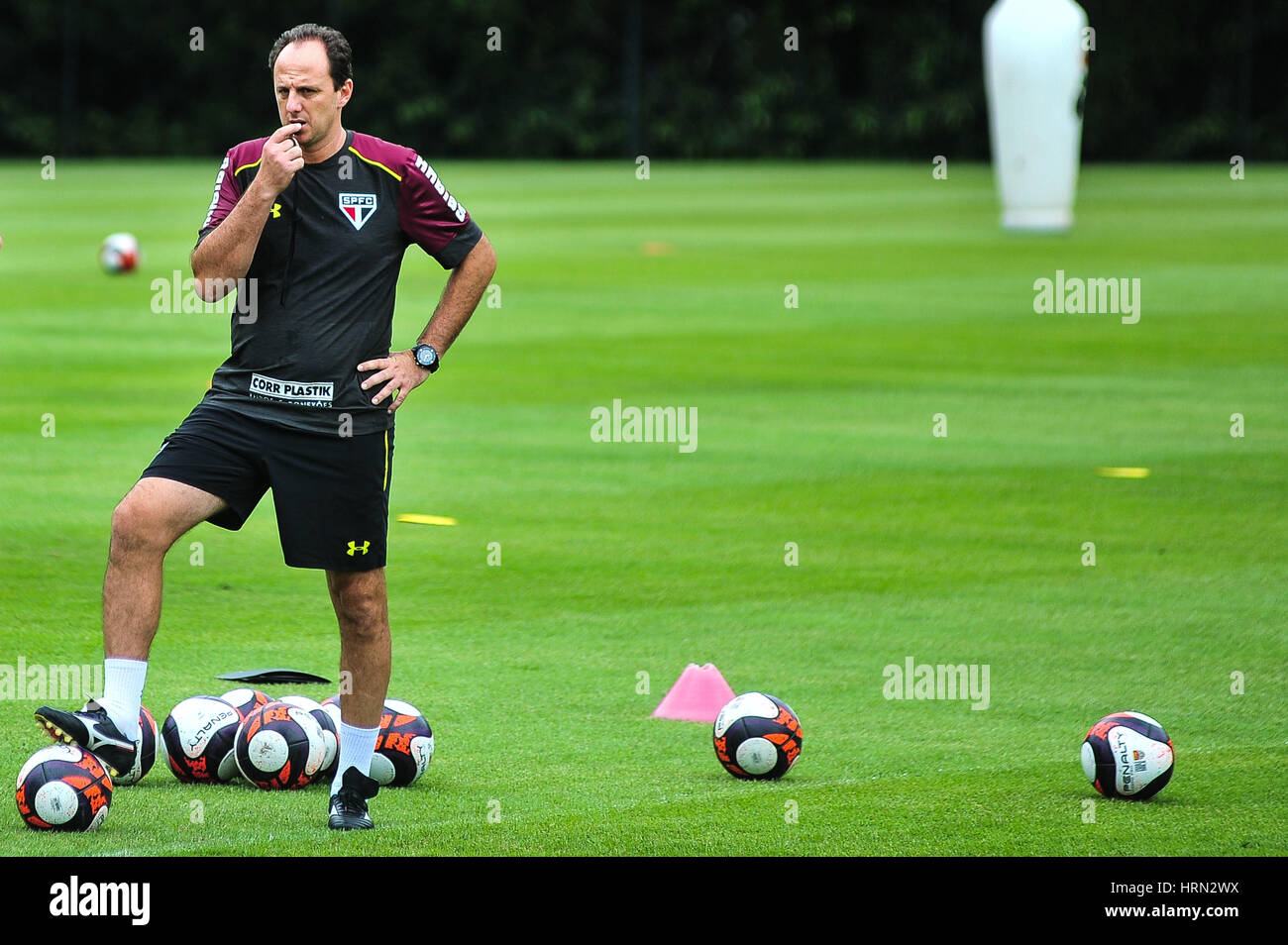 SÃO PAULO, SP - 03.03.2017: TREINO DO SPFC - Rogério Ceni during ...