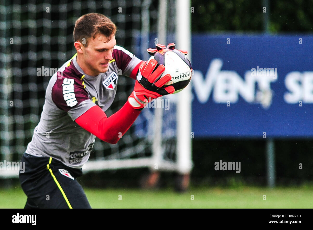 SÃO PAULO, SP - 03.03.2017: TREINO DO SPFC - Lucas Perri during ...