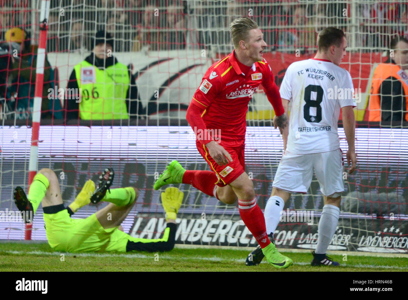 Berlin, Germany. 3rd Mar, 2017. Berlin's Sebastian Polter (c ...
