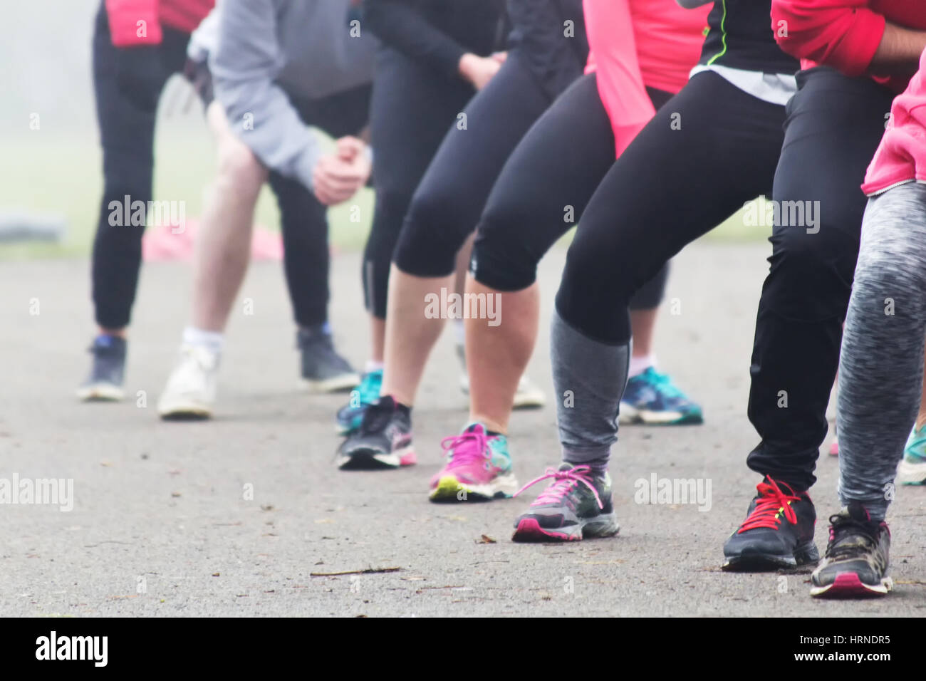 People doing keep fit exercise in the park Stock Photo - Alamy