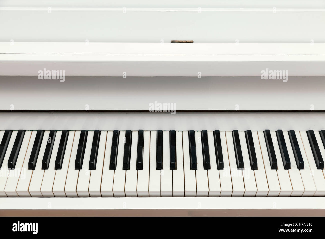 white piano close up Stock Photo - Alamy