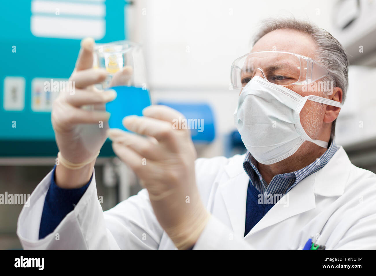 Researcher at work in a laboratory Stock Photo - Alamy