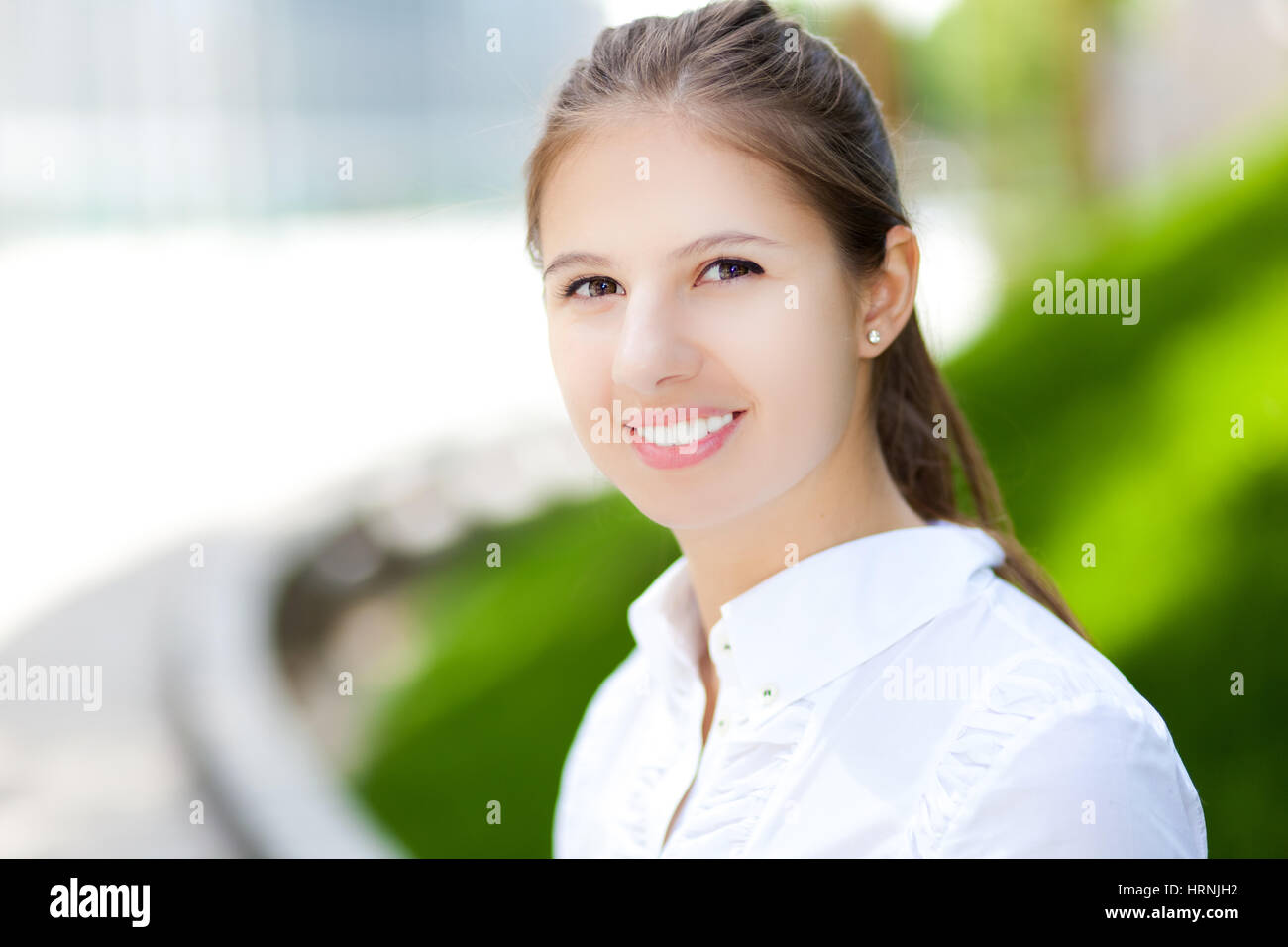 Woman portrait outdoor hi-res stock photography and images - Alamy