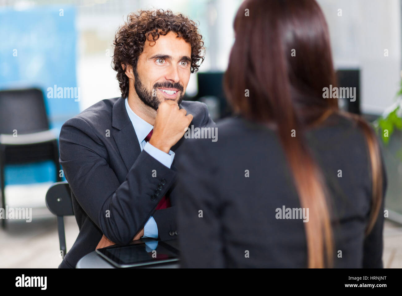 People sitting outdoor hi-res stock photography and images - Alamy