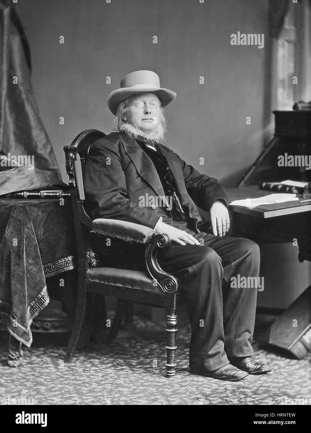 Newspaper founder hi-res stock photography and images - Alamy