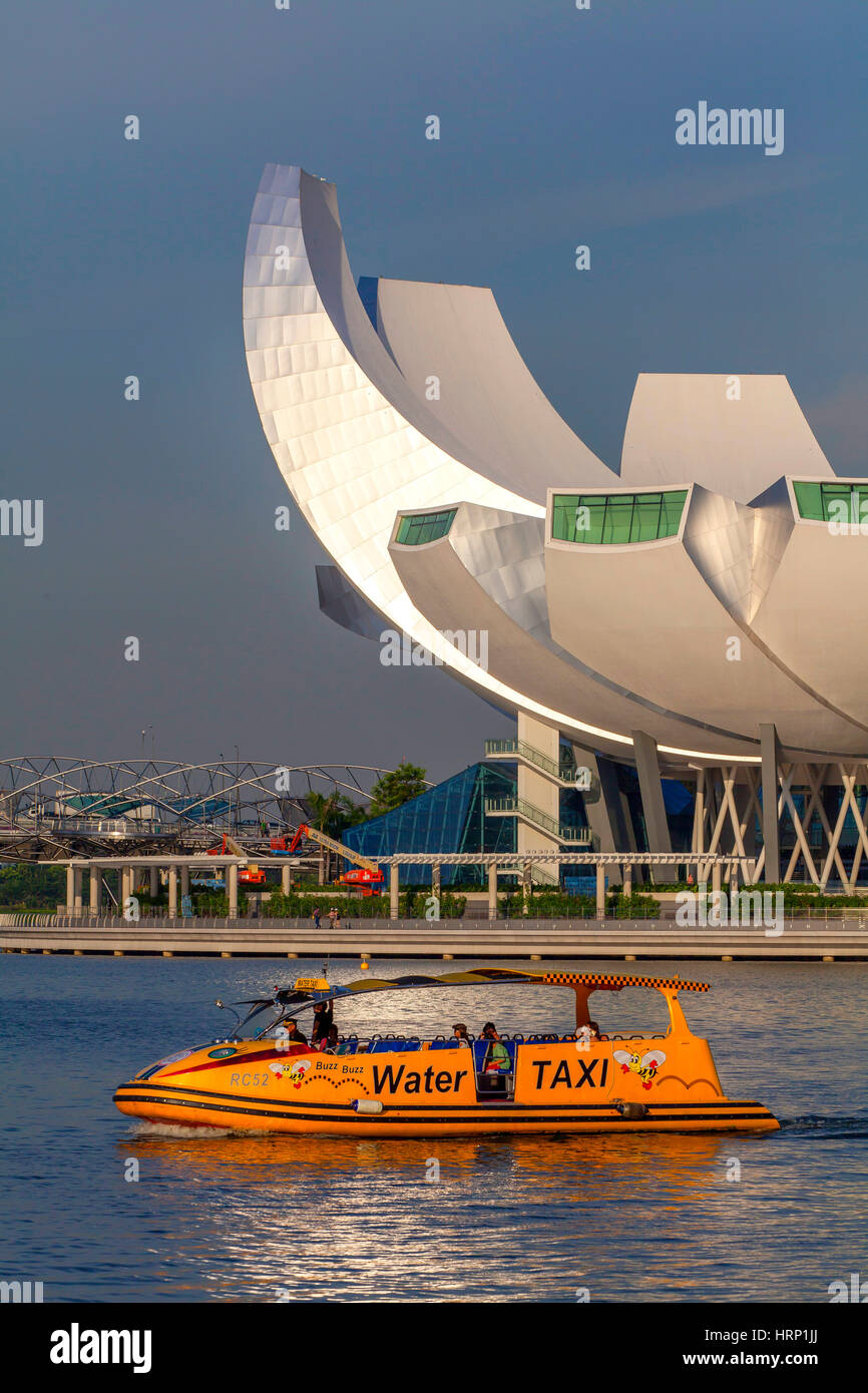 Singapore taxi hi-res stock photography and images - Alamy