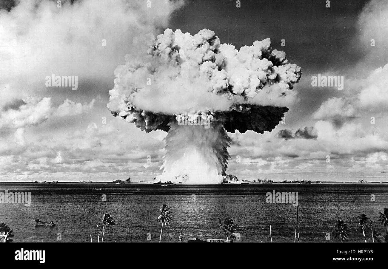Bikini atoll atom bomb hi-res stock photography and images - Alamy