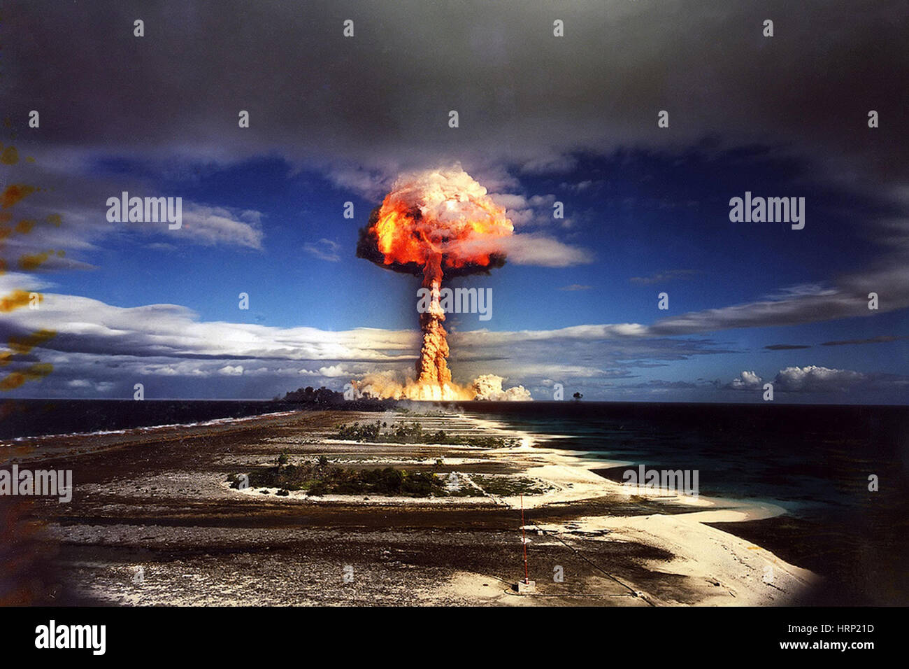 Nuclear bomb test hi-res stock photography and images - Alamy