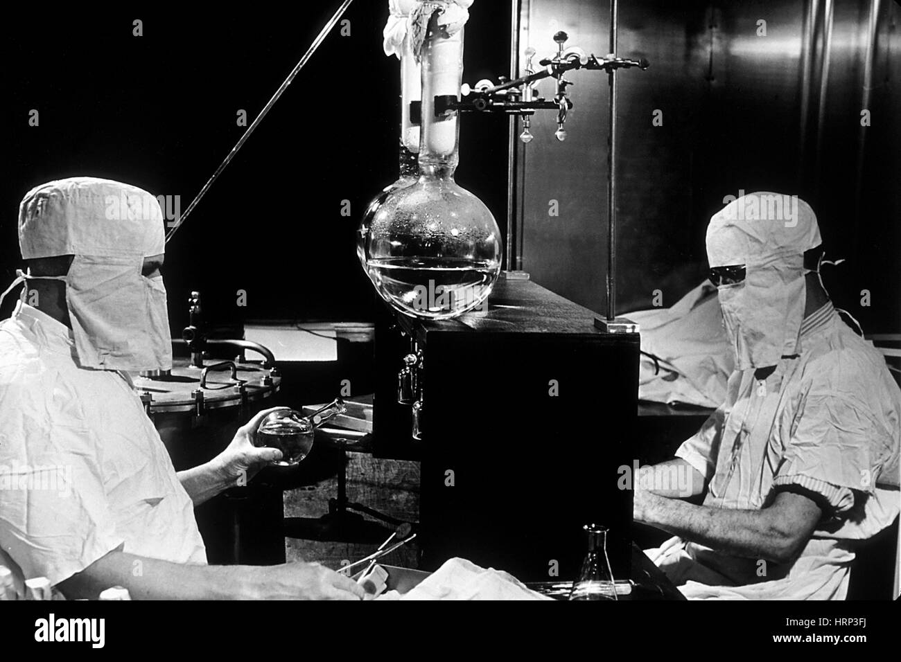 1950s laboratory hi-res stock photography and images - Alamy
