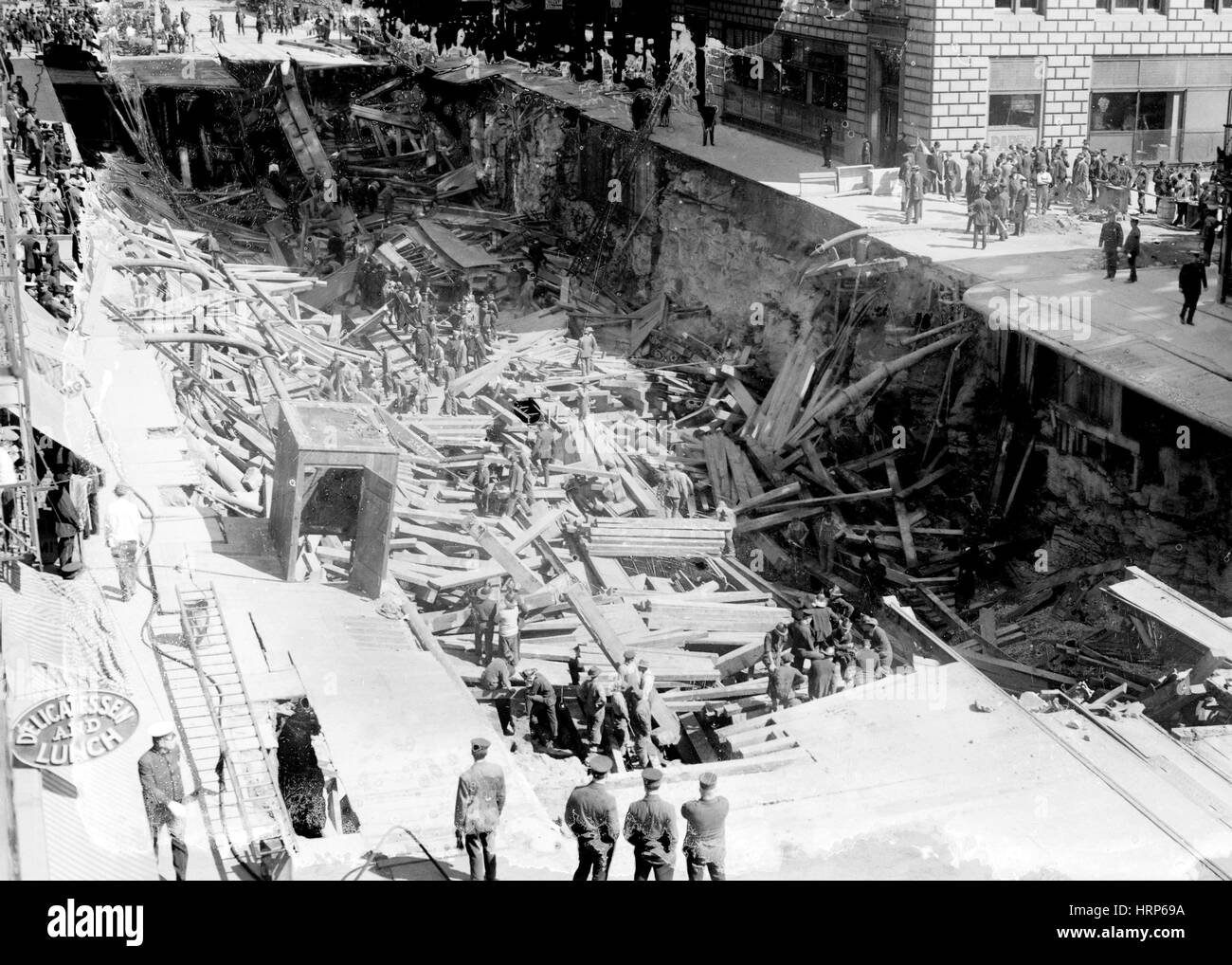 NYC Subway Construction Cave-In, 1915 Stock Photo - Alamy