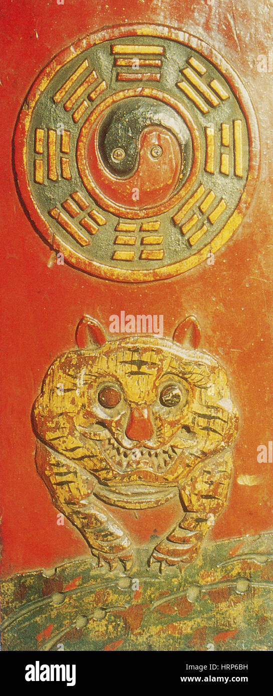 Yao symbols hi-res stock photography and images - Alamy