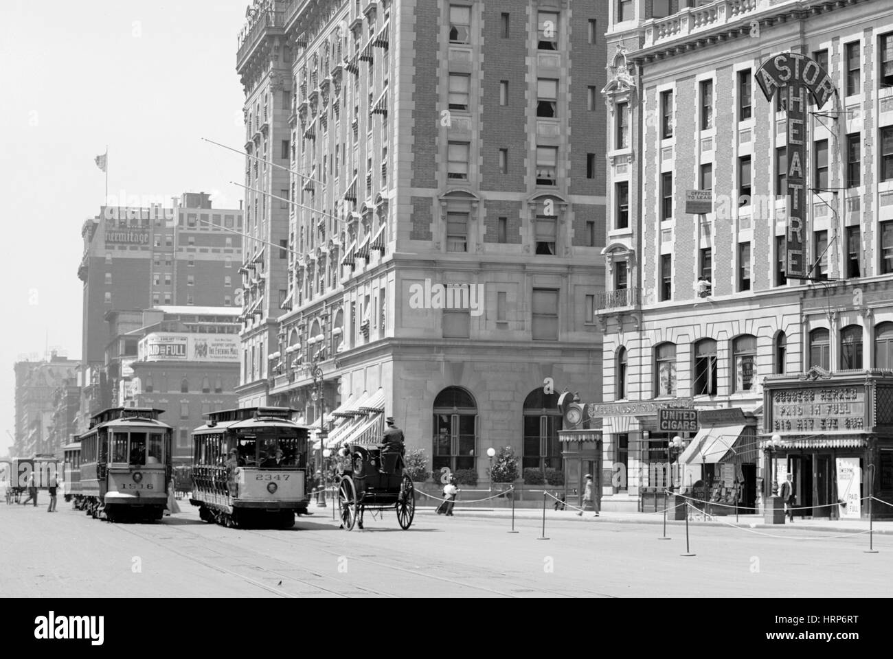 Times square new york 1900s hi-res stock photography and images - Alamy