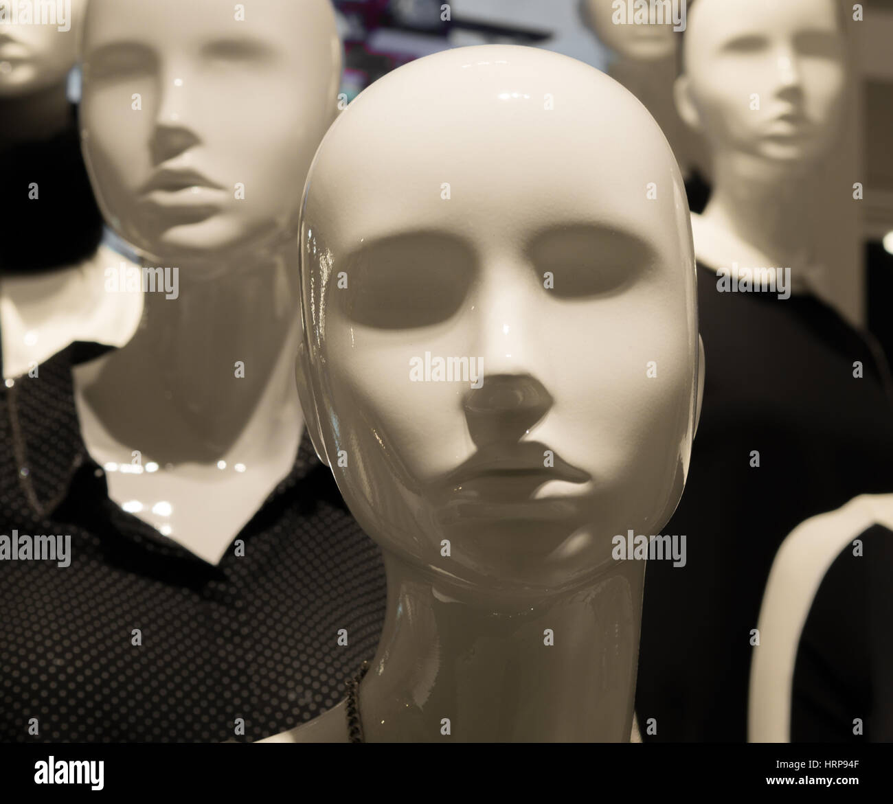 Mannequins group hi-res stock photography and images - Alamy
