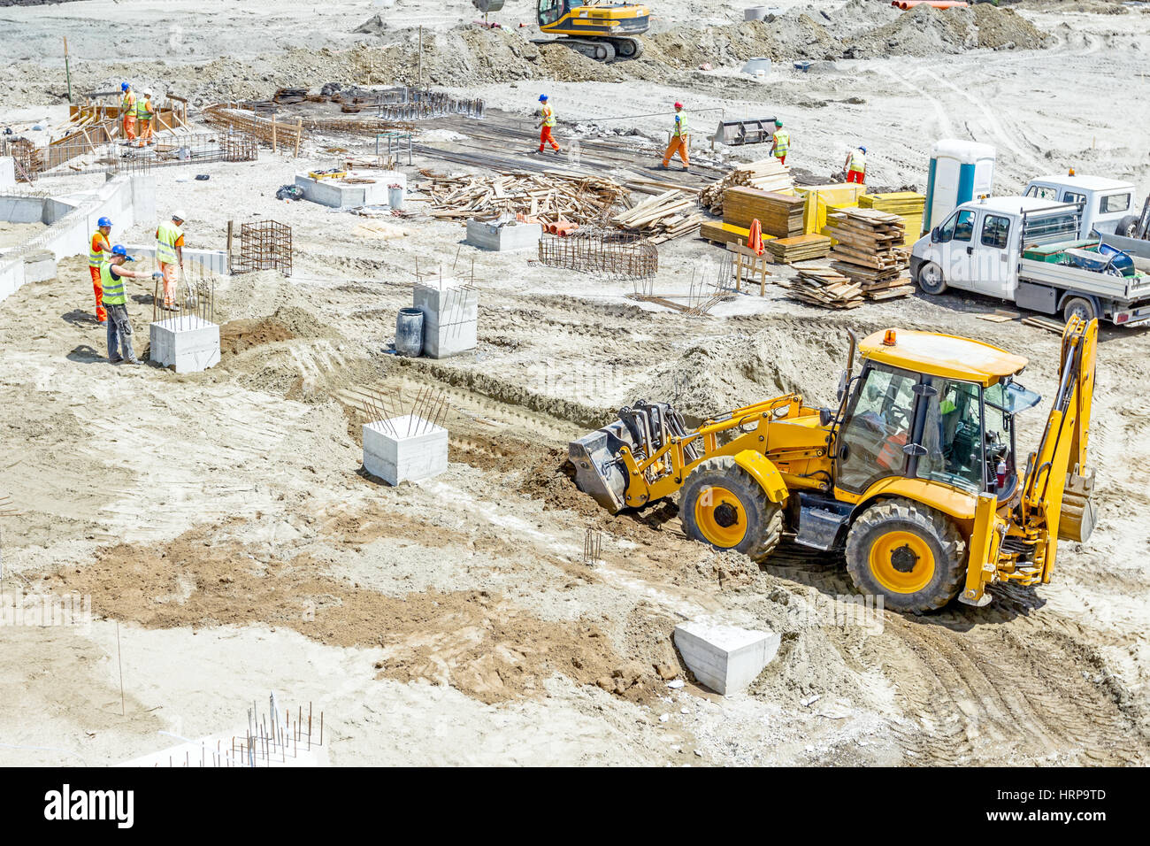 Busy construction site above hi-res stock photography and images - Alamy