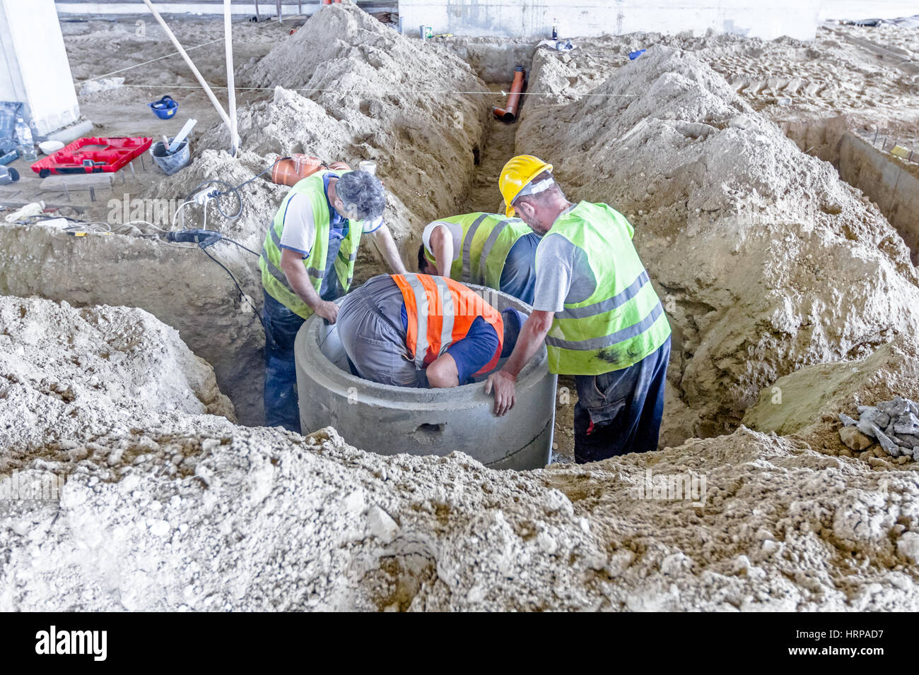 Manhole Worker Stock Photos & Manhole Worker Stock Images - Alamy