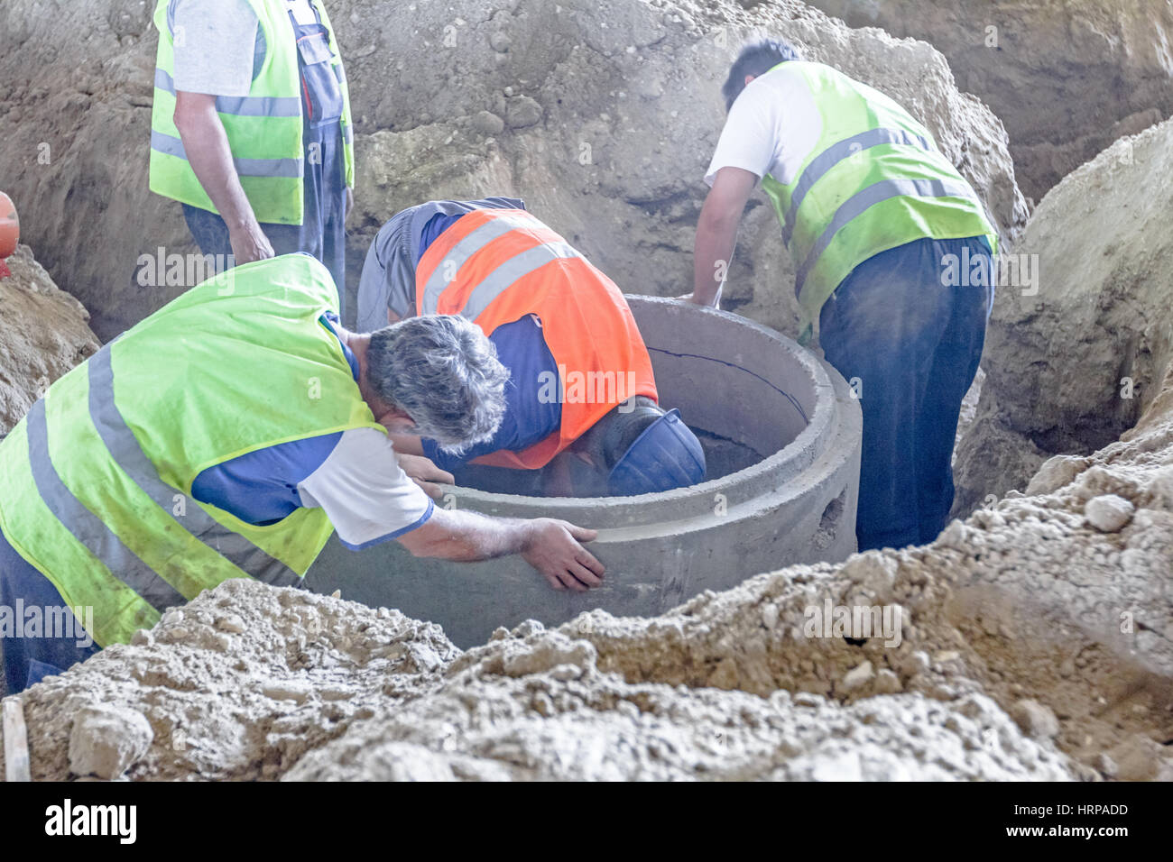 Manhole Worker Stock Photos & Manhole Worker Stock Images - Alamy