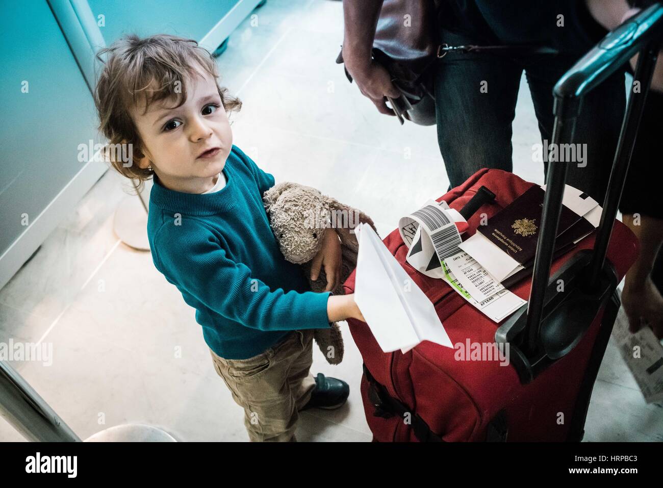 Inside airplane child hi-res stock photography and images - Alamy