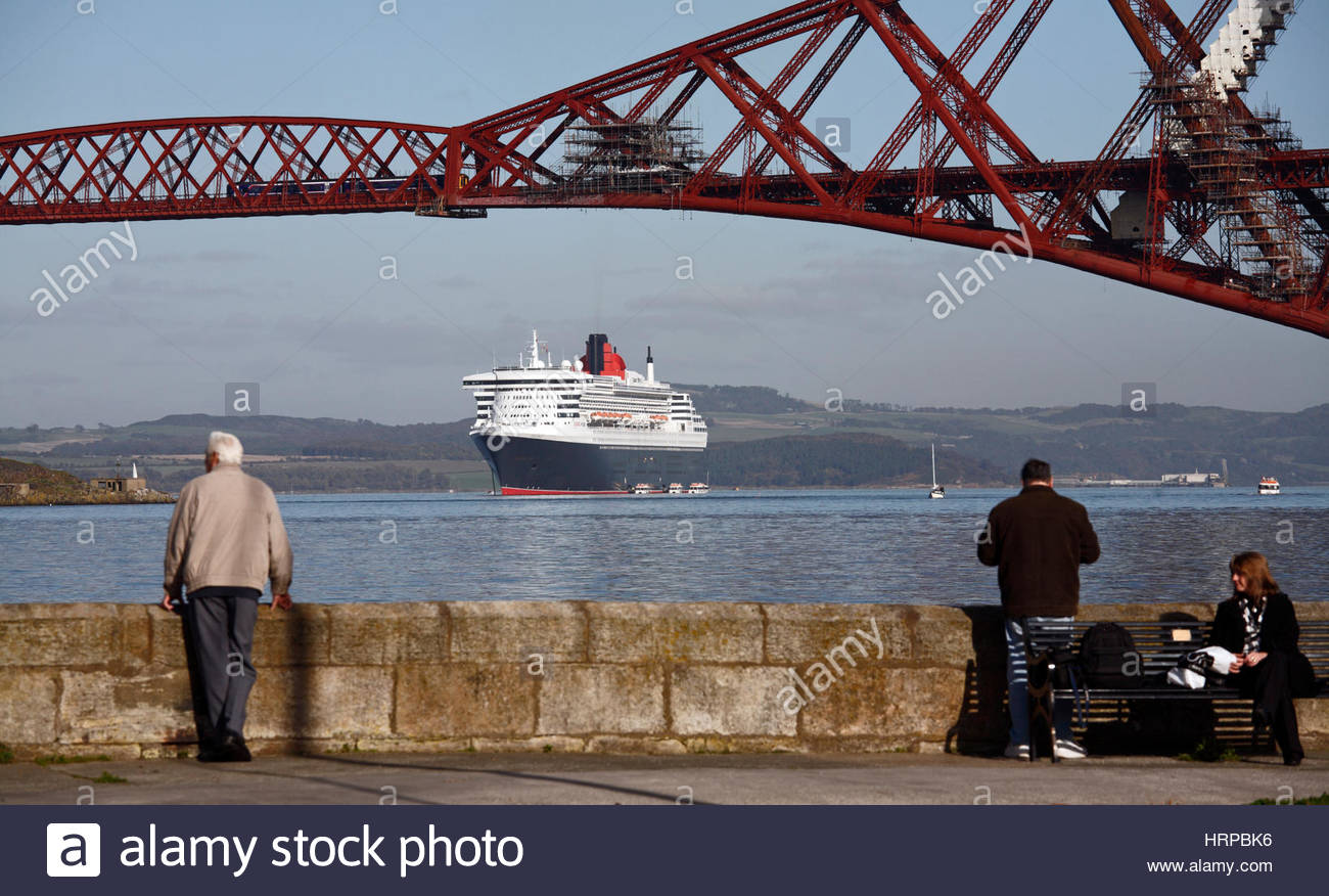 Cruise Liner Queen Mary 2 anchored beneath the Forth Bridge, Scotland ...