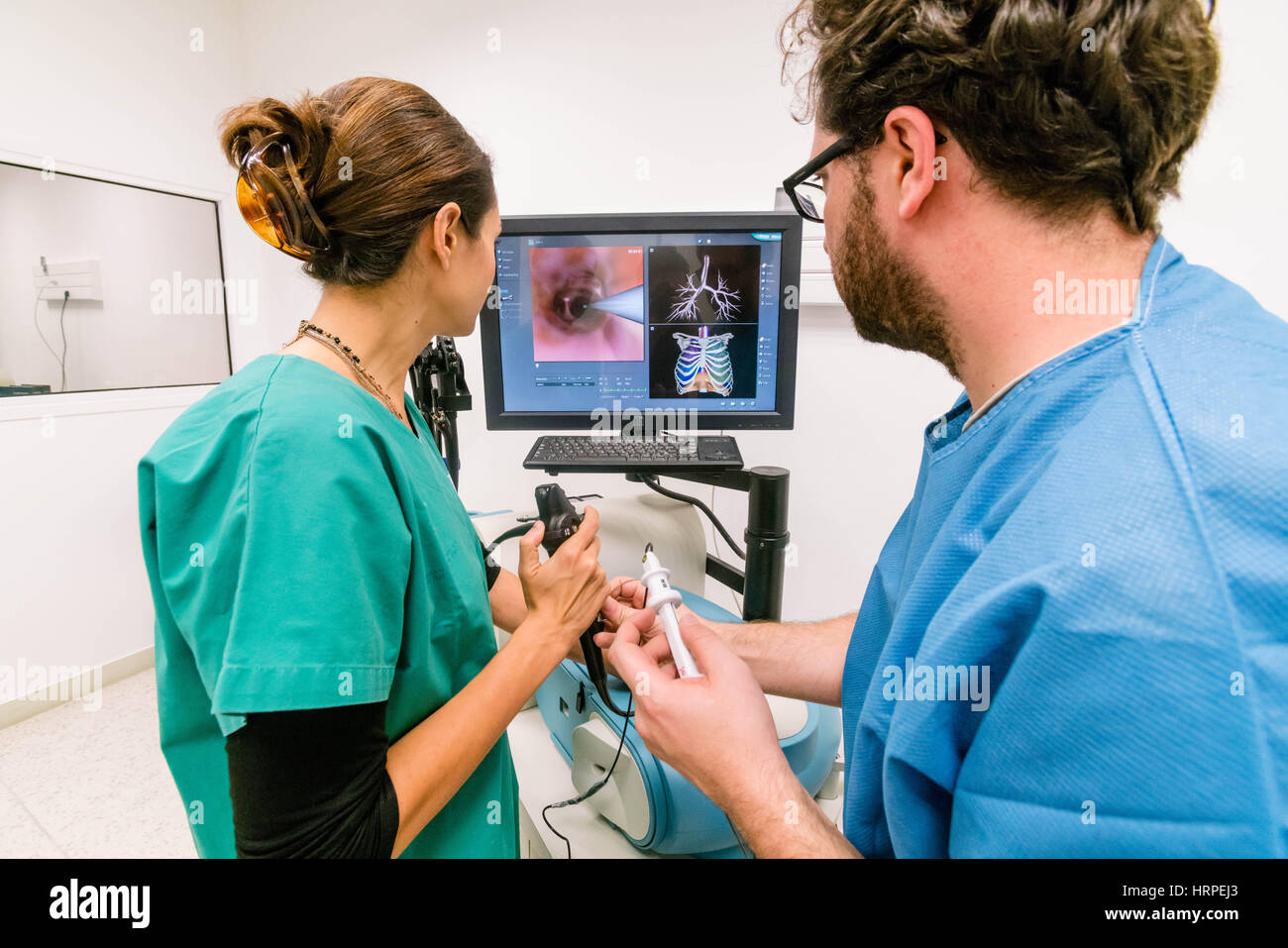 Medical training with patient simulator, Plateform iLumens, Paris ...