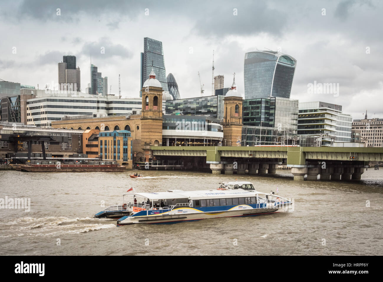 A grey day next to the Thames in London's CBD Stock Photo - Alamy