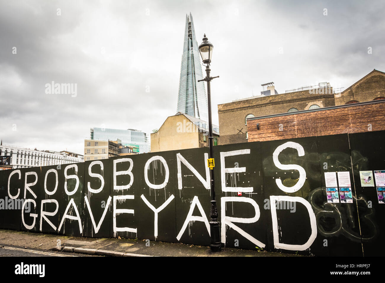 Cross bones burial ground hi-res stock photography and images - Alamy