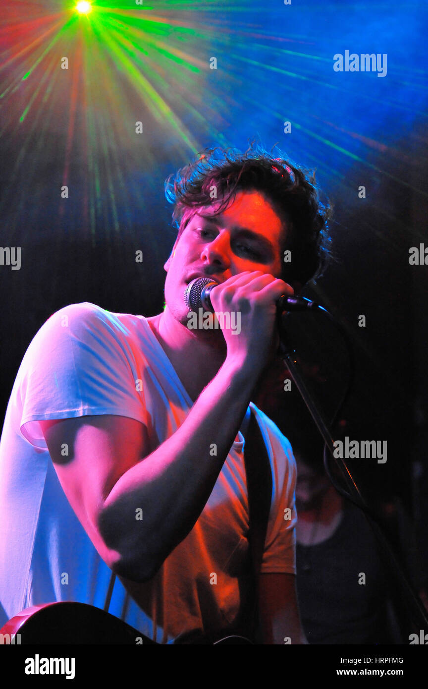 Coloured Singer High Resolution Stock Photography and Images - Alamy