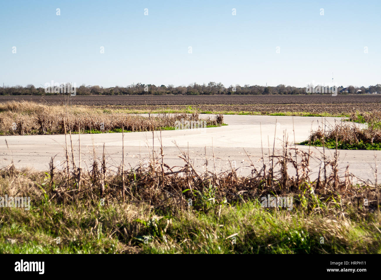 A fork in the road in Texas Stock Photo - Alamy