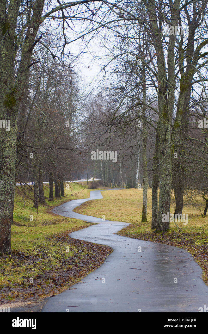Zigzag footpath hi-res stock photography and images - Alamy