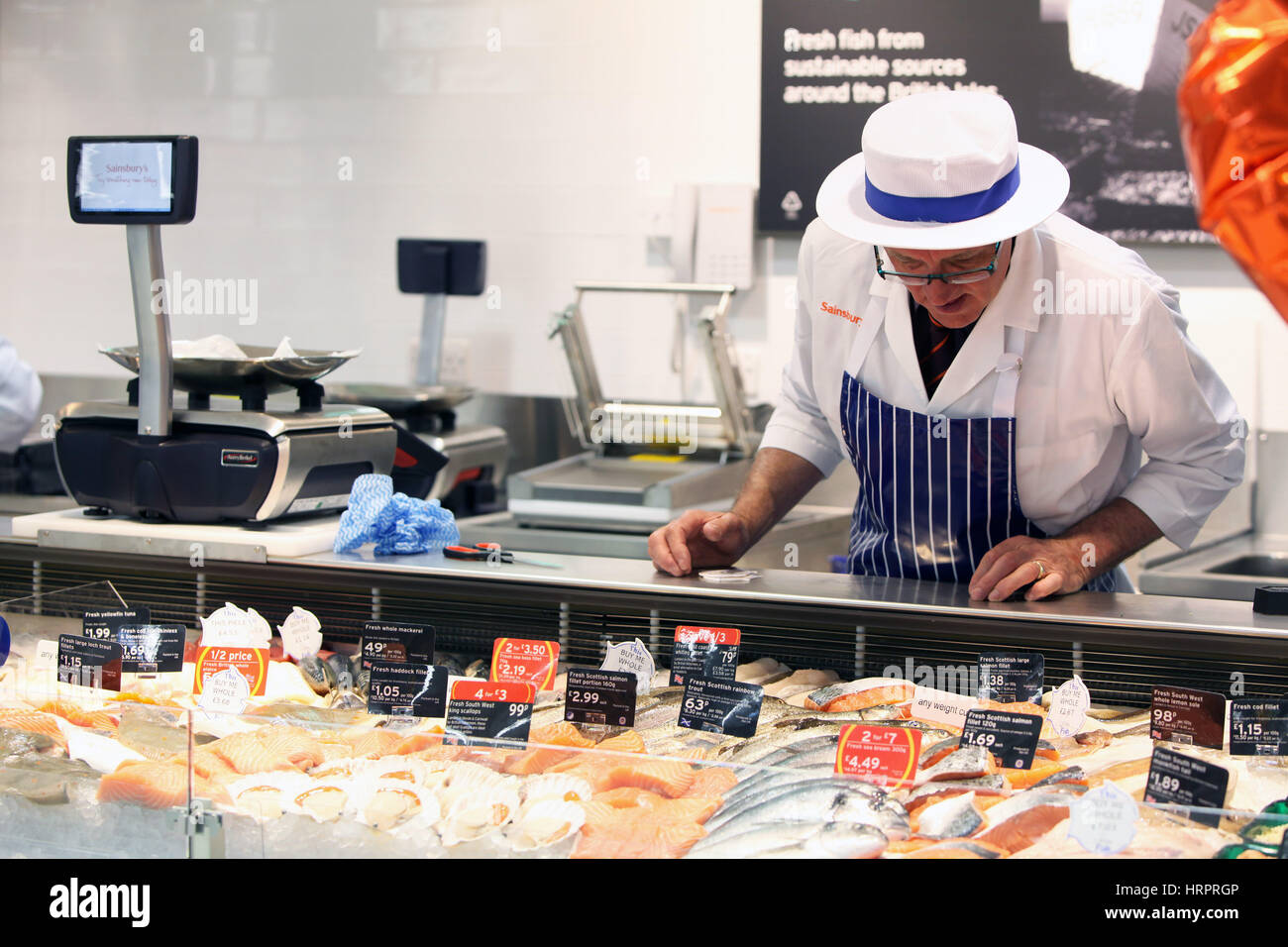 Fishmonger counter hi-res stock photography and images - Alamy