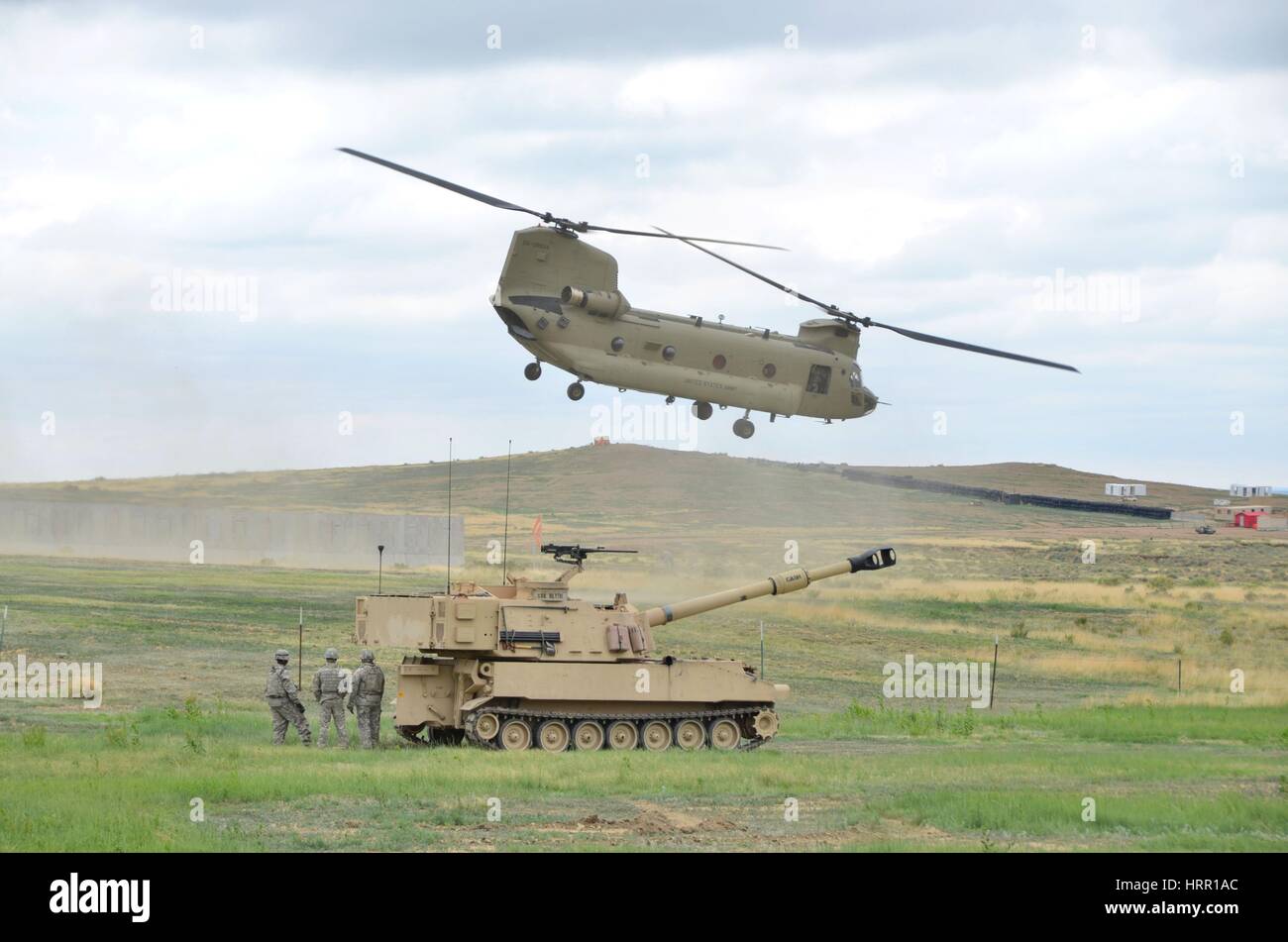 Army helicopters hi-res stock photography and images - Alamy