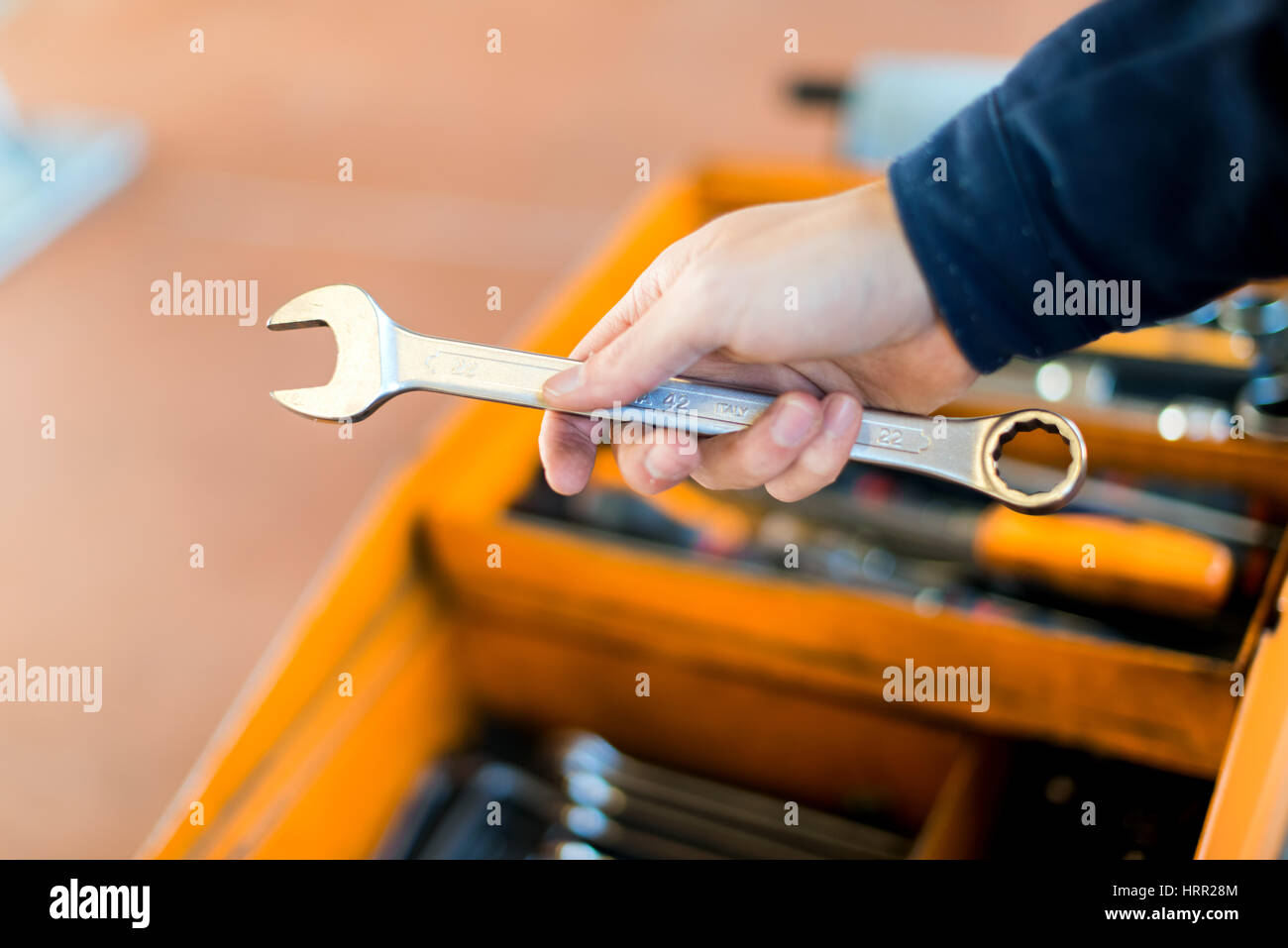 Mechanic hand hi-res stock photography and images - Alamy