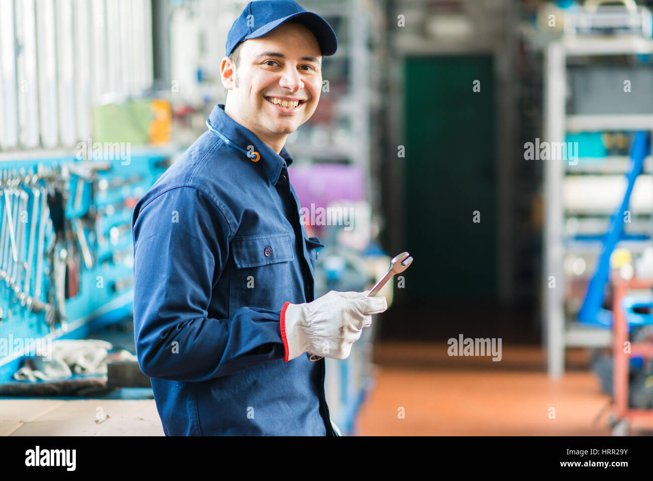 Mechanic works in garage hi-res stock photography and images - Alamy