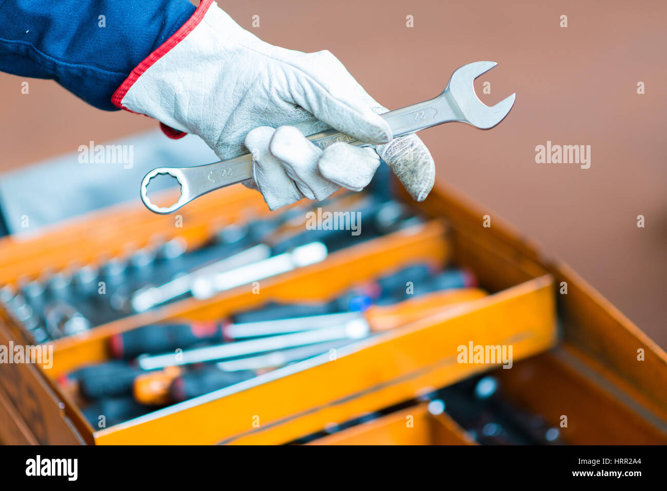 Mechanics hand hi-res stock photography and images - Alamy