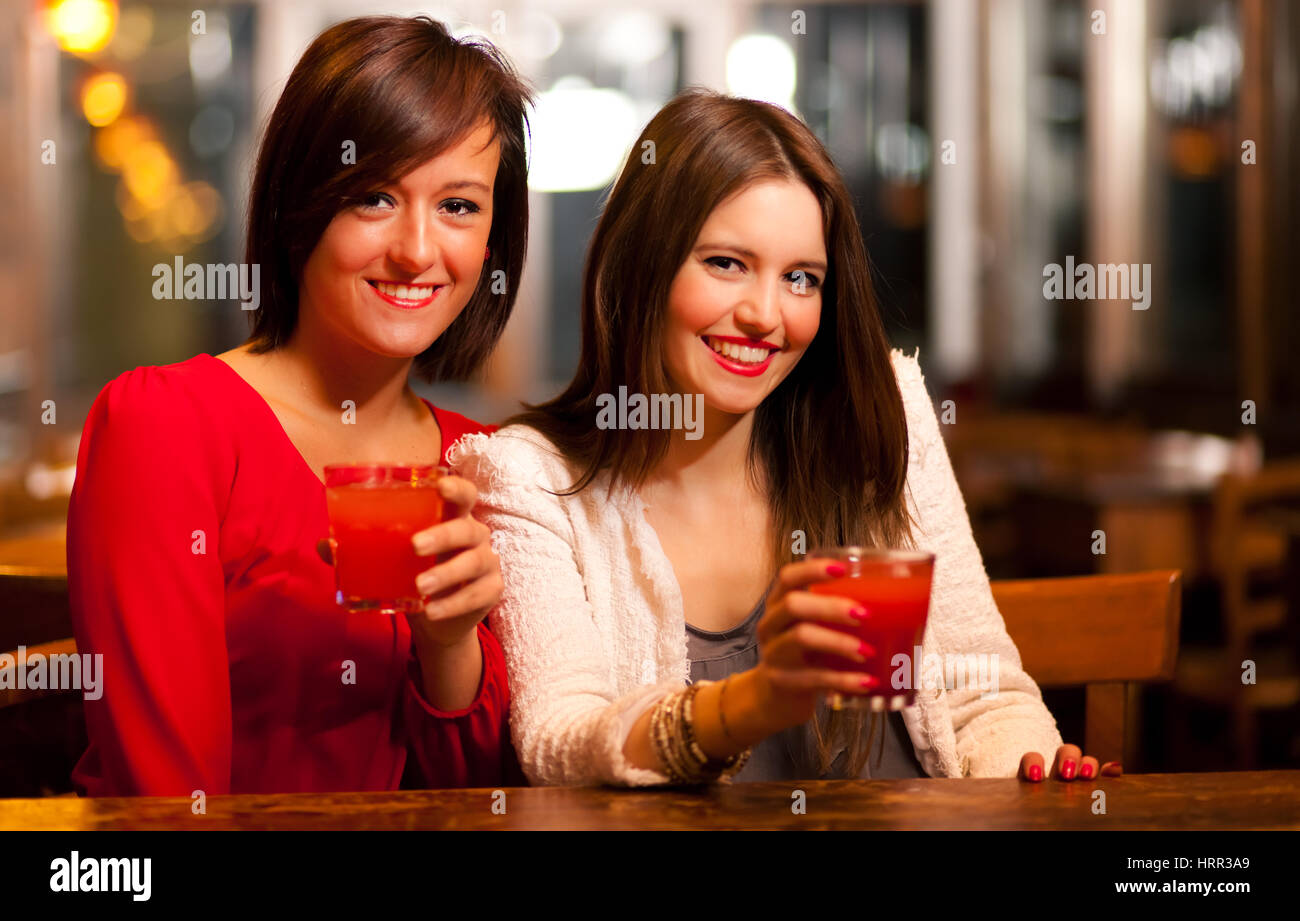 Round of drinks hi-res stock photography and images - Alamy