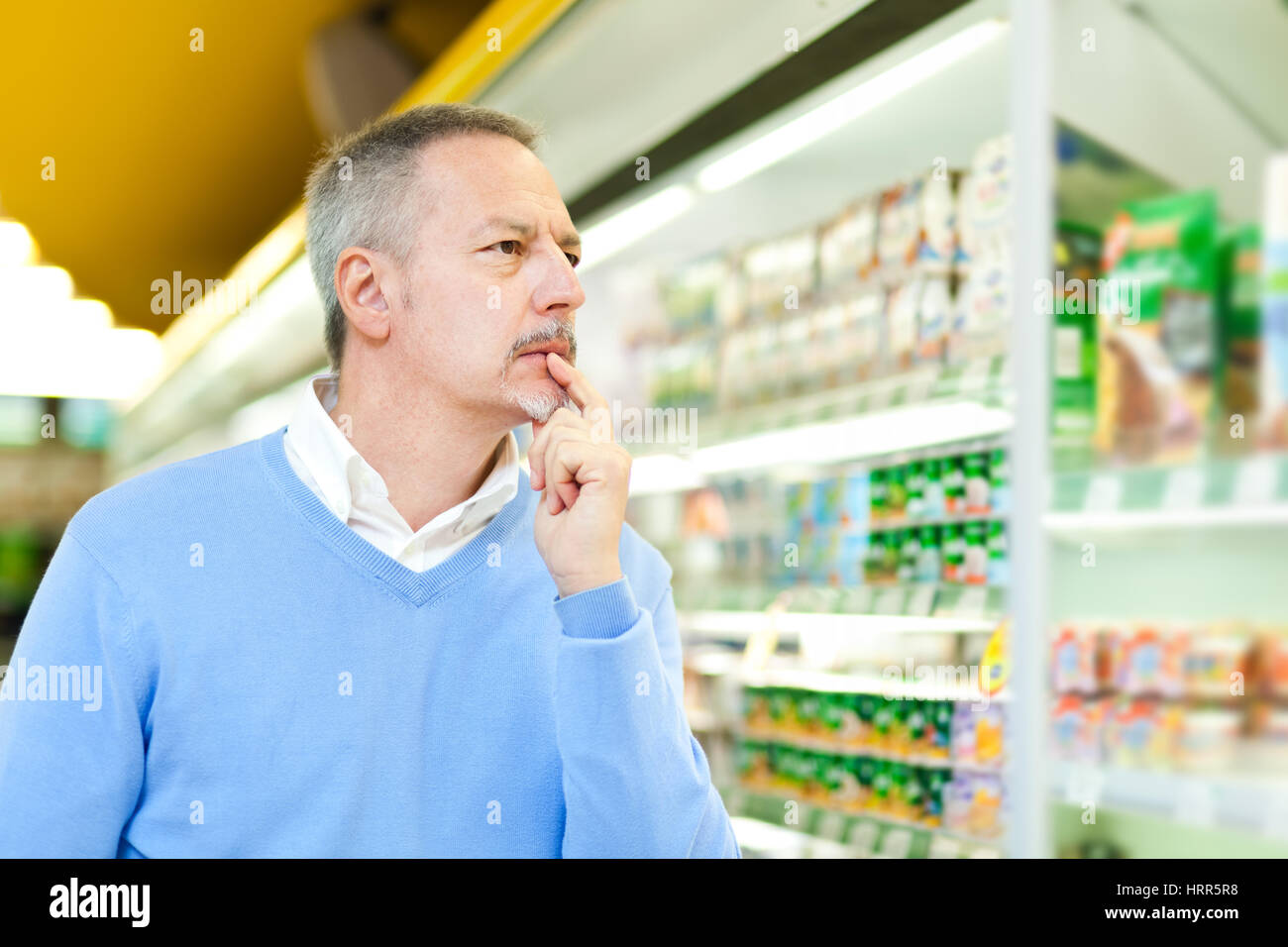 Shopping best deal cart hi-res stock photography and images - Alamy