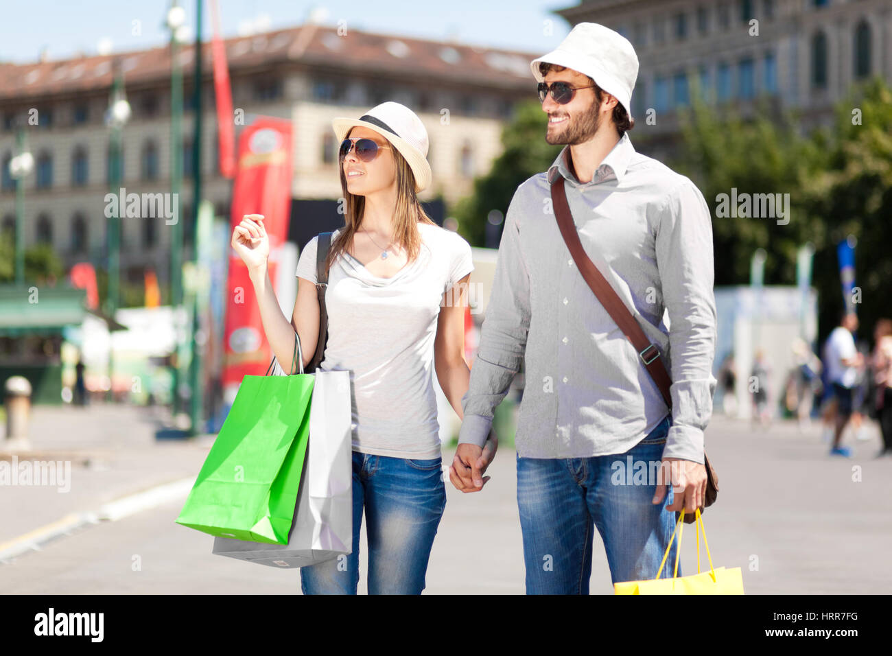 Young tourists shopping hi-res stock photography and images - Alamy