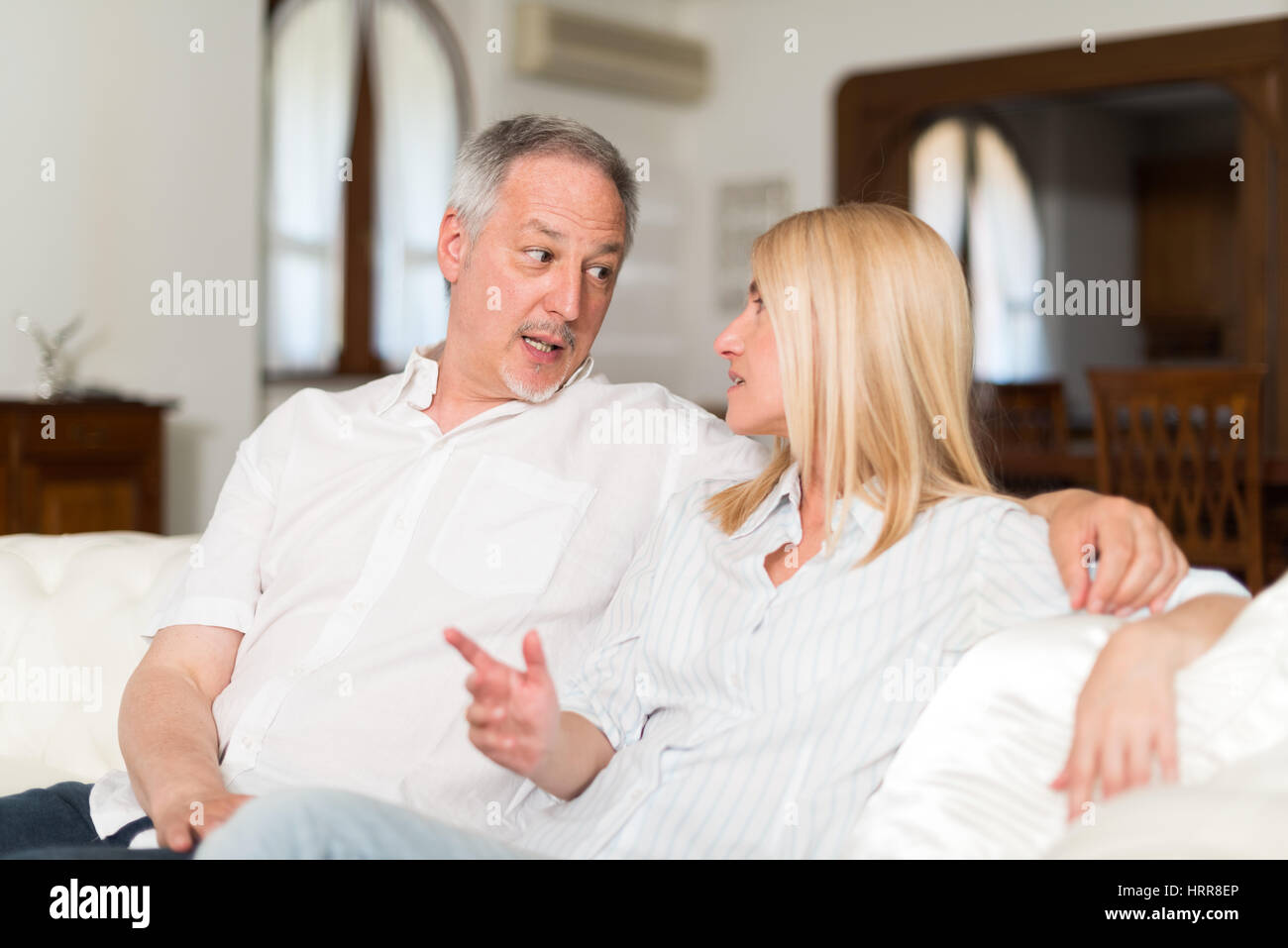 Couple having a discussion hi-res stock photography and images - Alamy