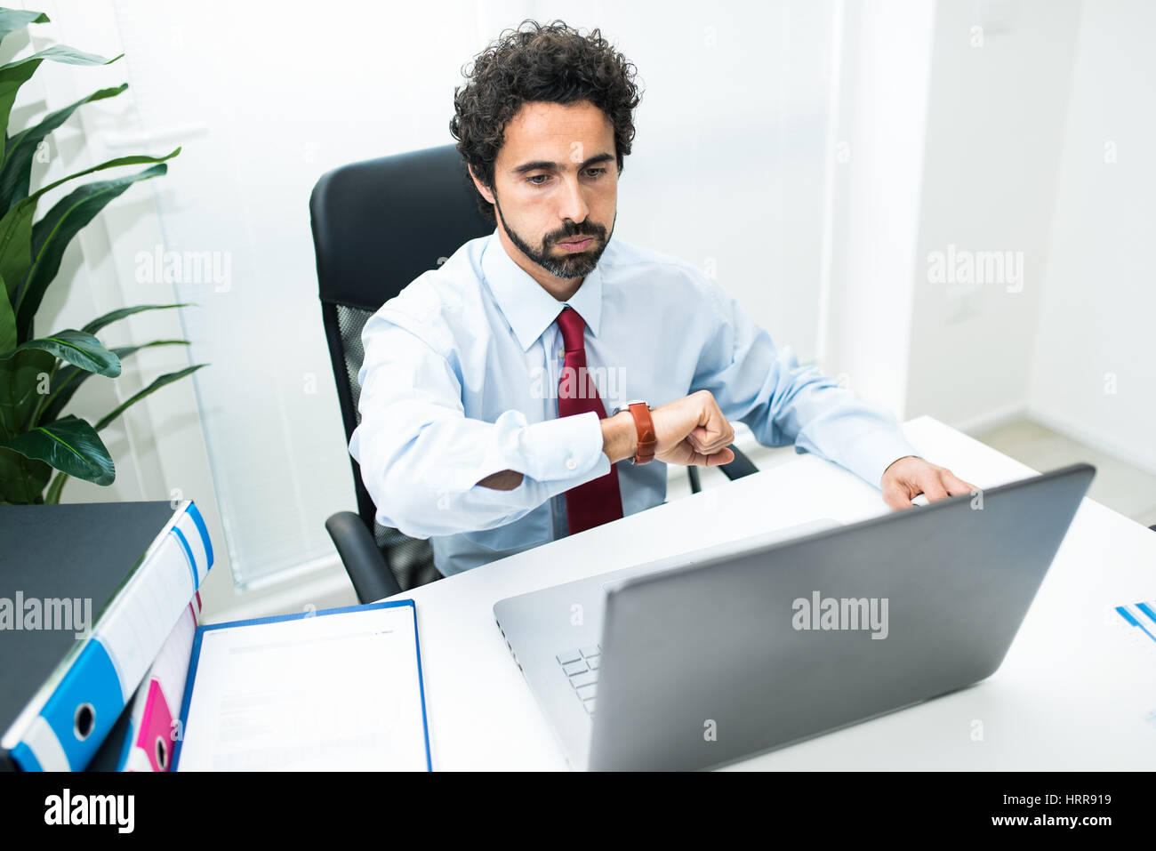 Bored businessman hi-res stock photography and images - Alamy