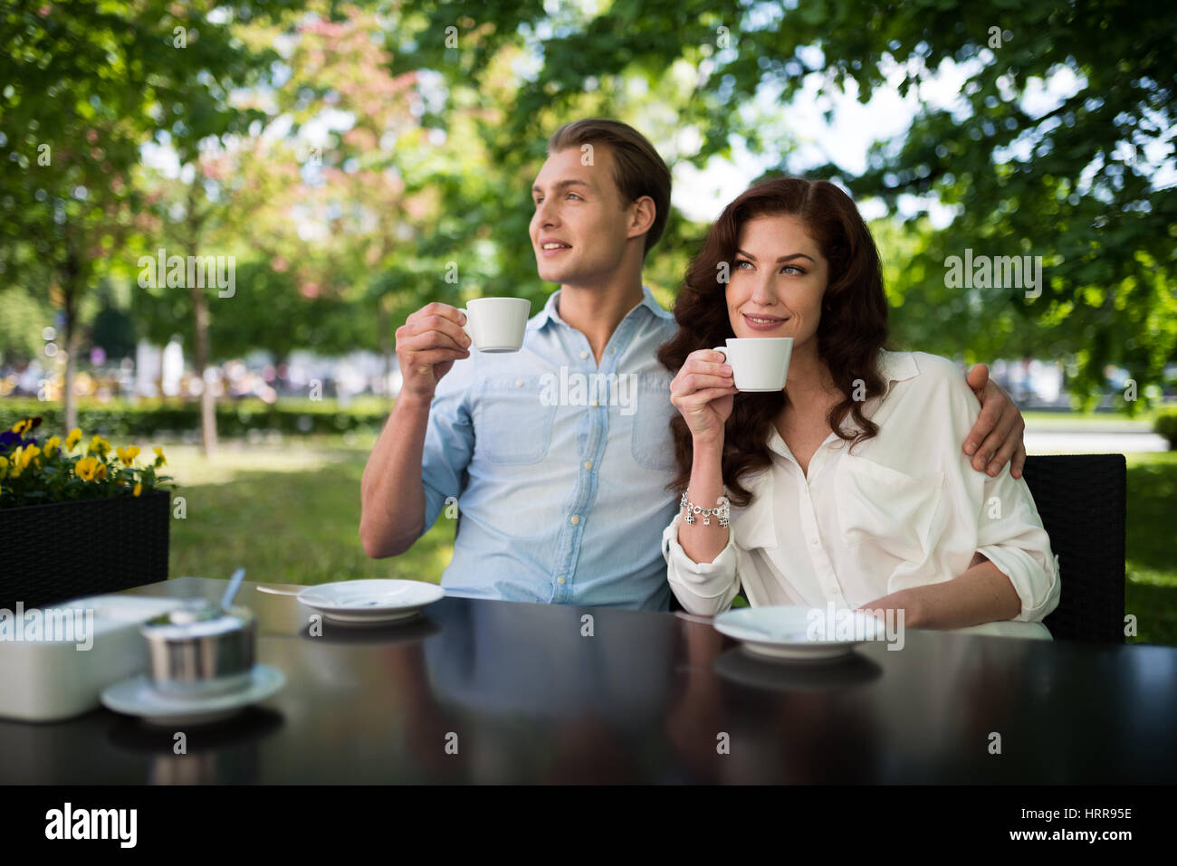 Couple love cafe hug date hi-res stock photography and images - Alamy