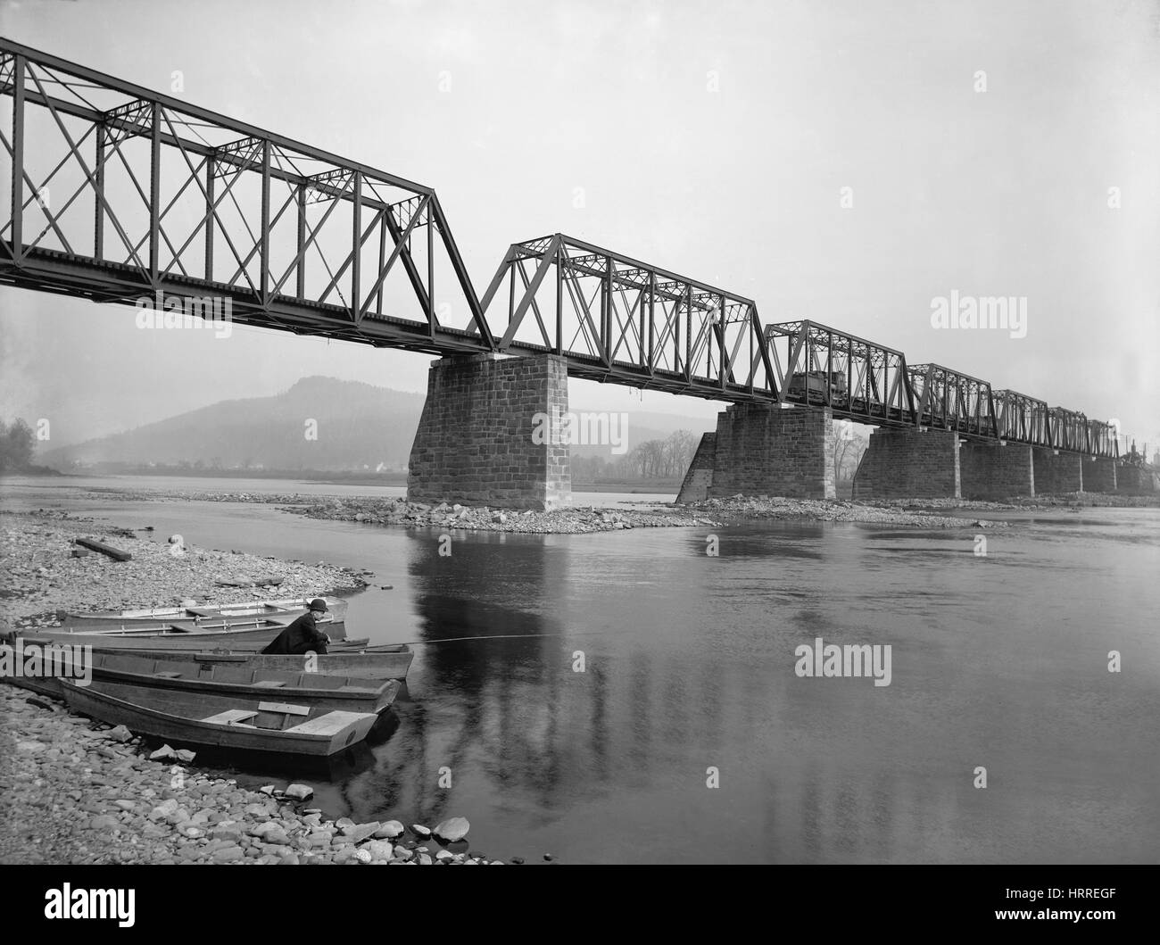 Susquehanna river railroad bridge Black and White Stock Photos & Images ...