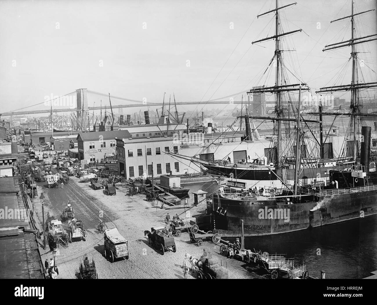 South street seaport new york city Black and White Stock Photos ...