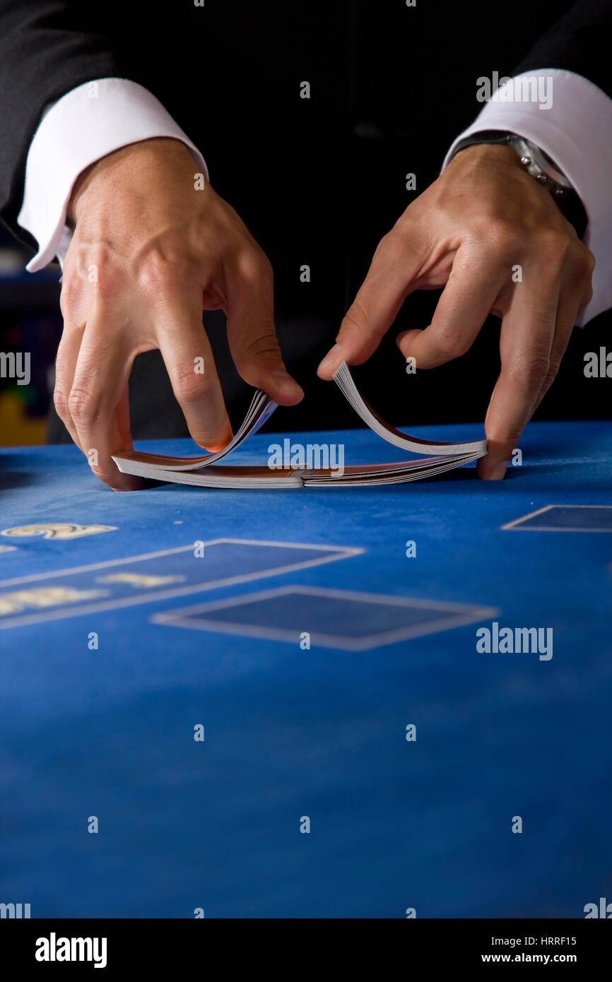 Deck shuffling hi-res stock photography and images - Alamy