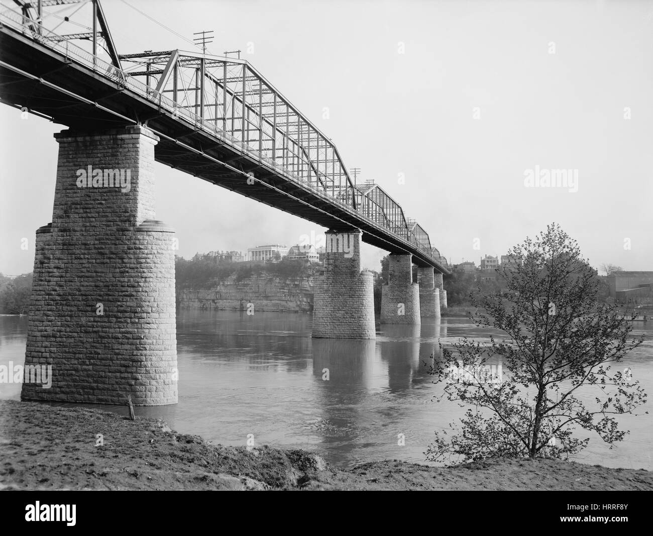 Bridge supports black and white hi-res stock photography and images - Alamy