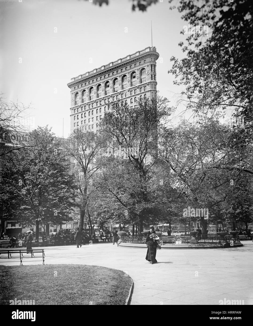 Madison Square Park with Flatiron Building in Background, New York City ...