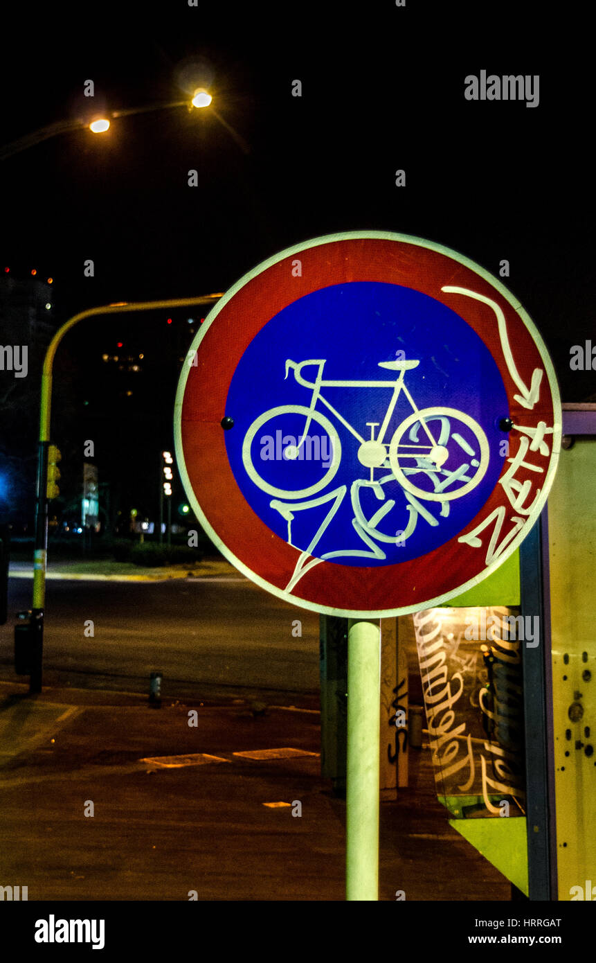 Bicycle signal hi-res stock photography and images - Alamy